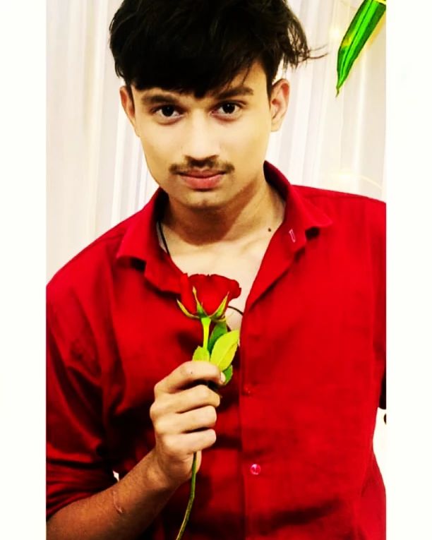 how altamash taj looks expressive without makeup