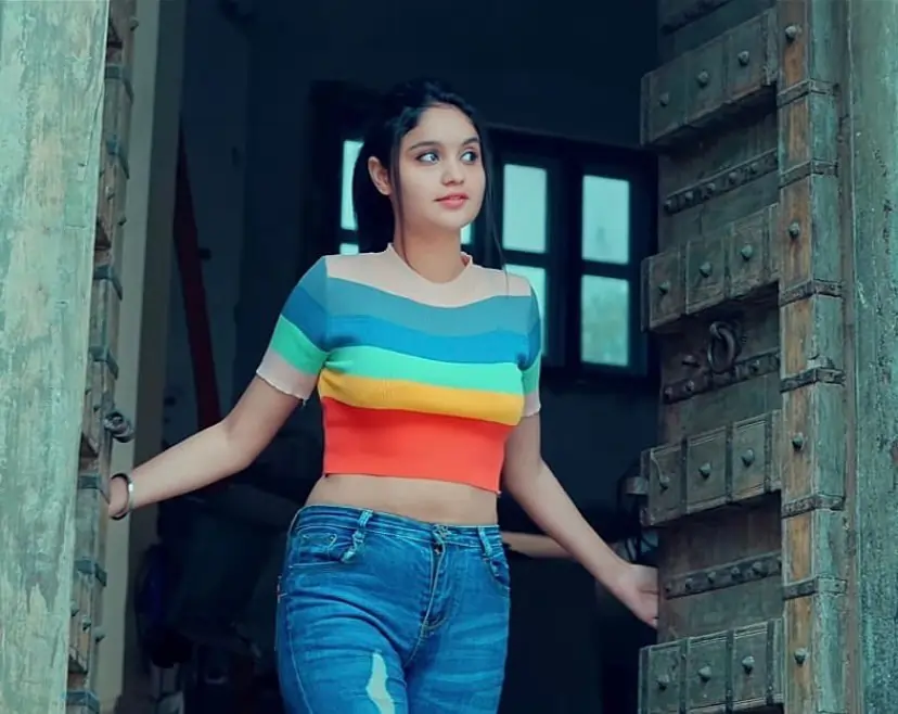 instagram star prerna sharma sizzling hot photos leaked on social media