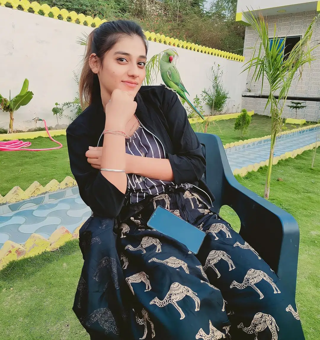 instagram star priya gupta sizzling hot photos leaked on social media