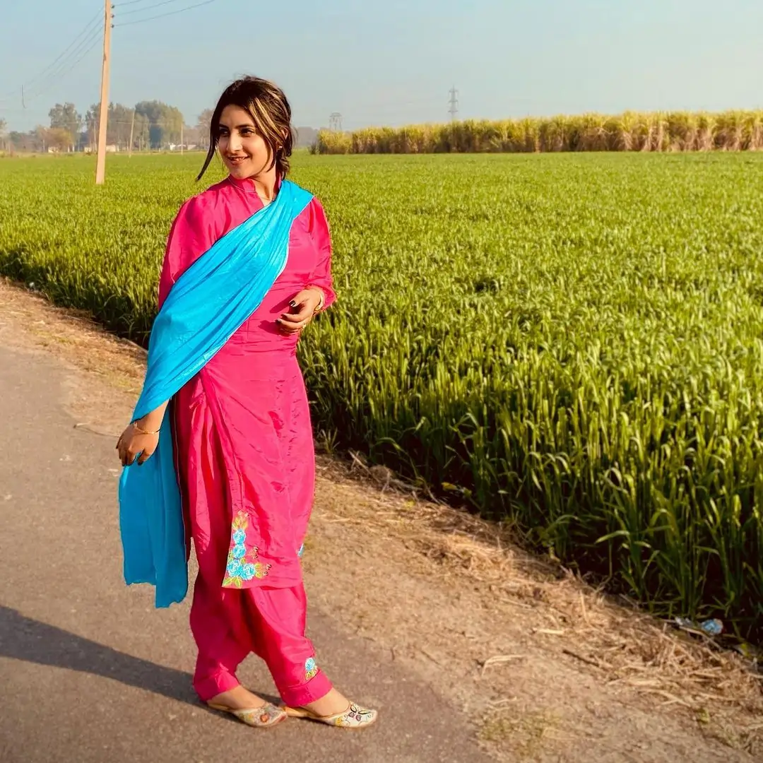 Anannya Shukla Biography, Wiki, Boyfriend, HD Photos, Interesting ...