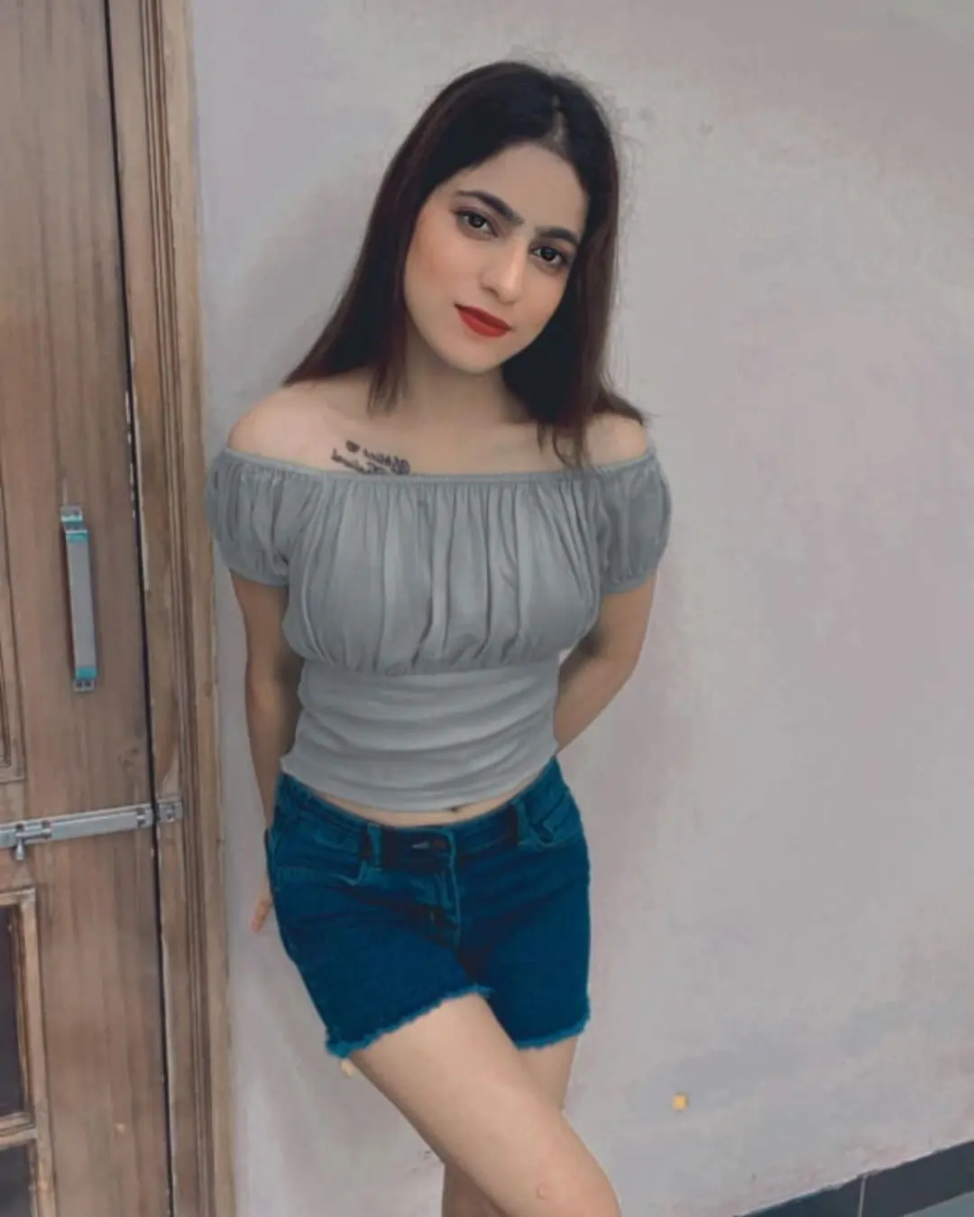 instagram star jasneet kaur sizzling hot photos leaked on social media